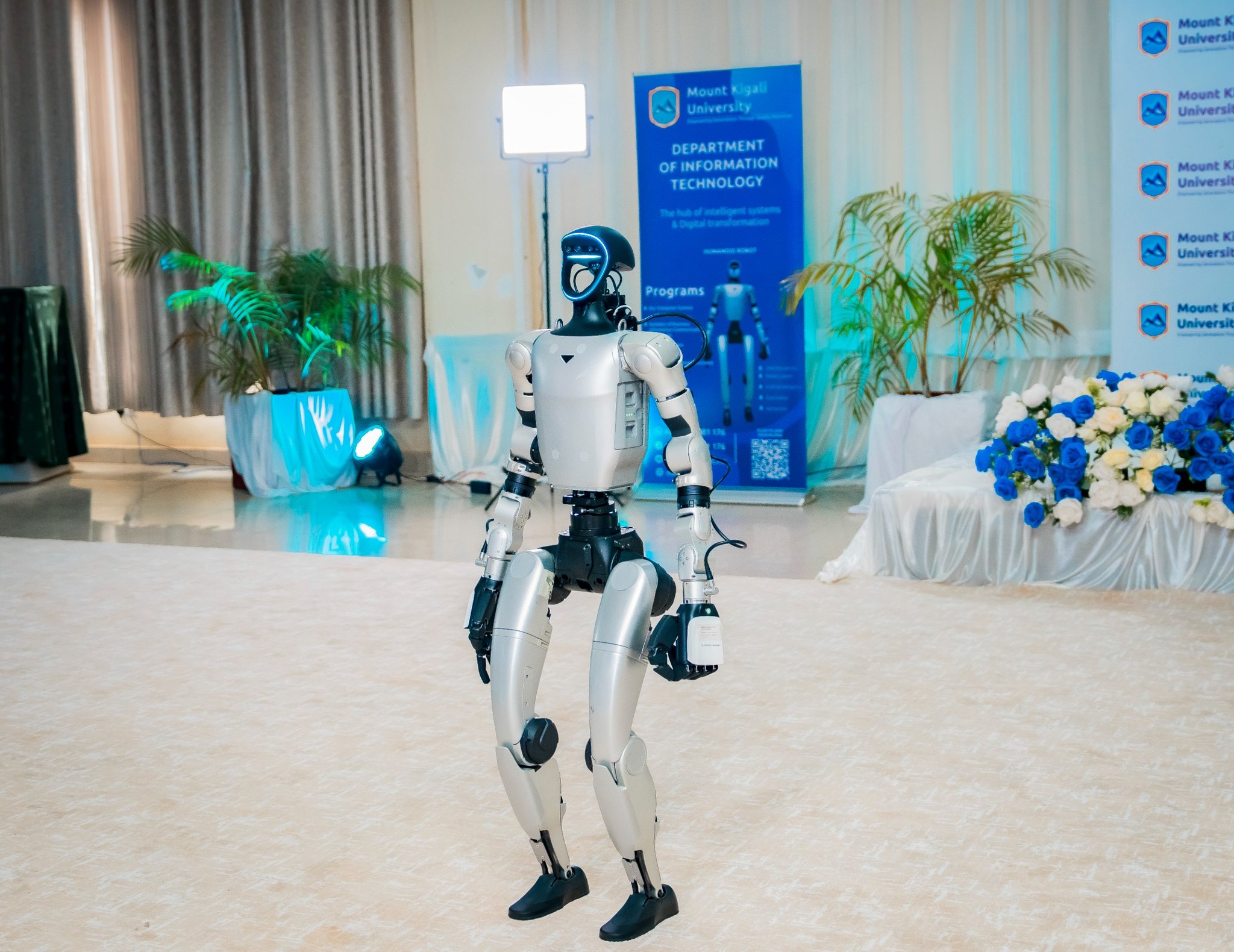 Mount Kigali University yerekanye Robot iteye nk’umuntu - Kigali Today