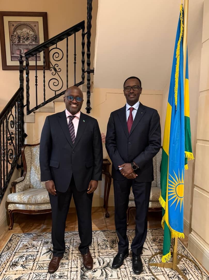 Minisitiri Nduhungirehe yasobanuriye Abanyarwanda batuye muri Afurika y ...