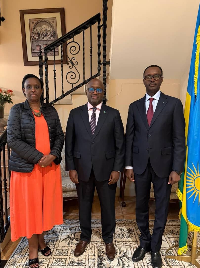 Minisitiri Nduhungirehe yasobanuriye Abanyarwanda batuye muri Afurika y ...