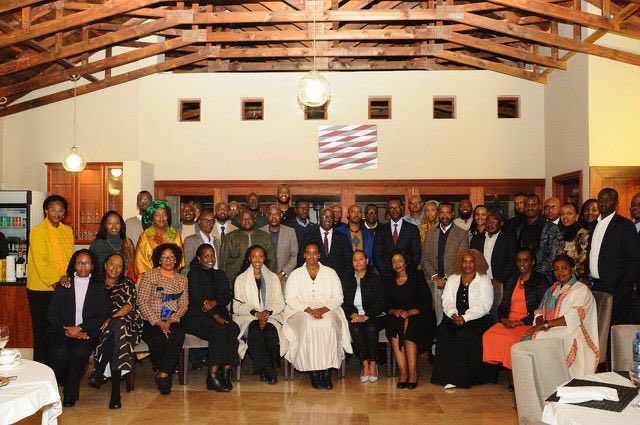 Minisitiri Nduhungirehe yasobanuriye Abanyarwanda batuye muri Afurika y ...